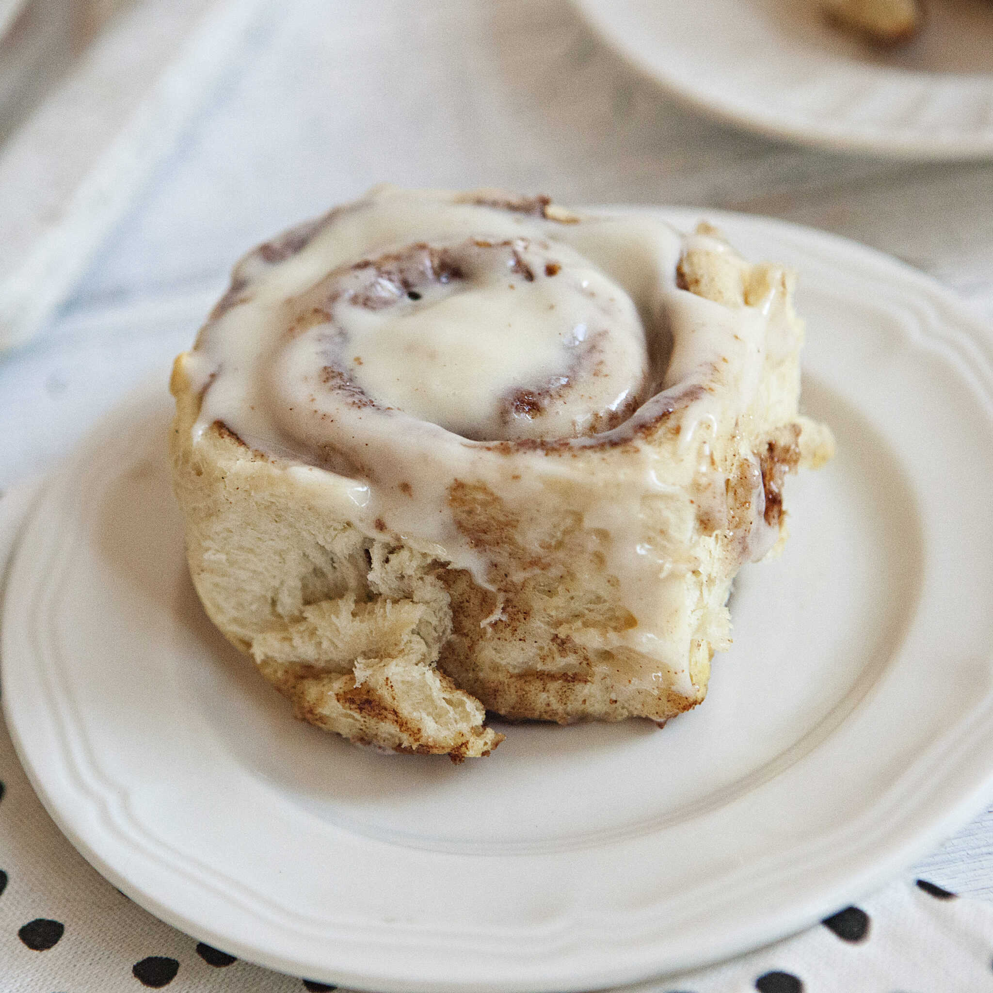Ultimate Soft and Fluffy Cinnamon Rolls with Cream Cheese Frosting ...